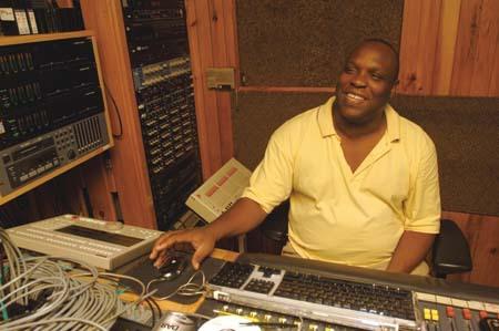 Legendary award-winning producer ‘Bobby Digital’ passes away – o-access ...